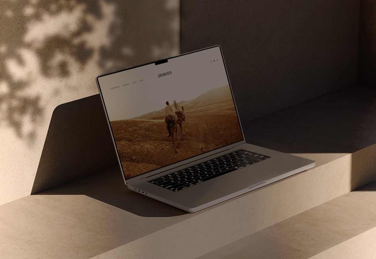 Full-Service Design / 22Slides